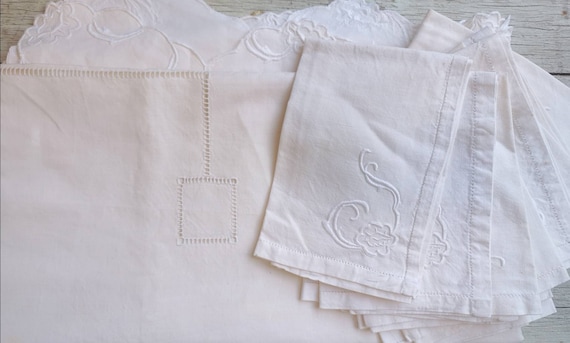 French Antique Table Cloth and Matching Napkins Hand Embroidered White Linen French Tablecloth Early 20th Century Farmhouse Dining Ware Etsy UK