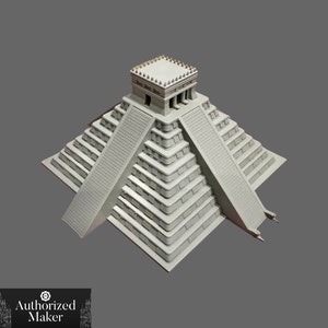 Pyramid of Kukulkan / El Castillo (reconstruction) - Chichén-itzá ...