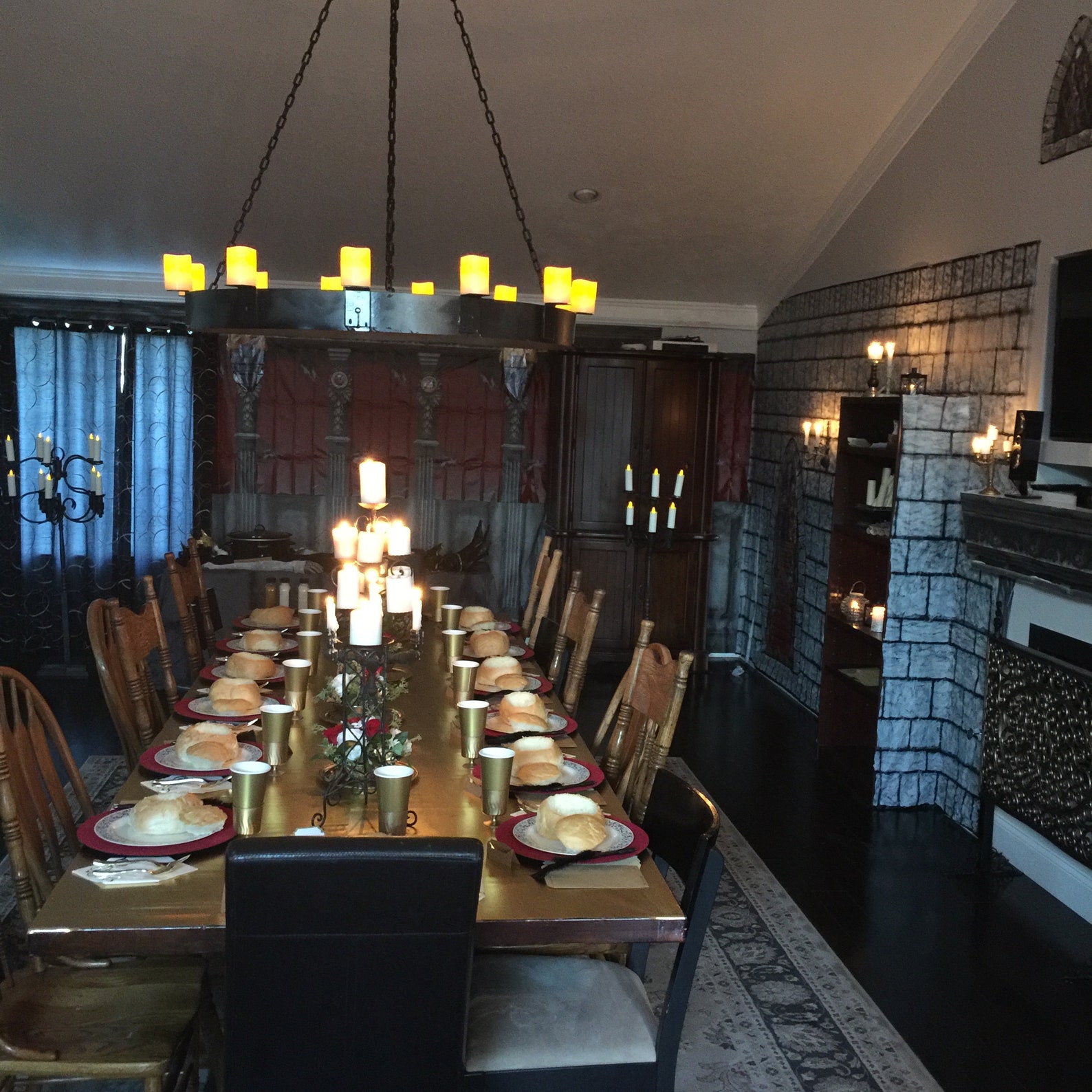 Murder Mystery Party - Who Killed the King? - Murder Mystery Dinner ...