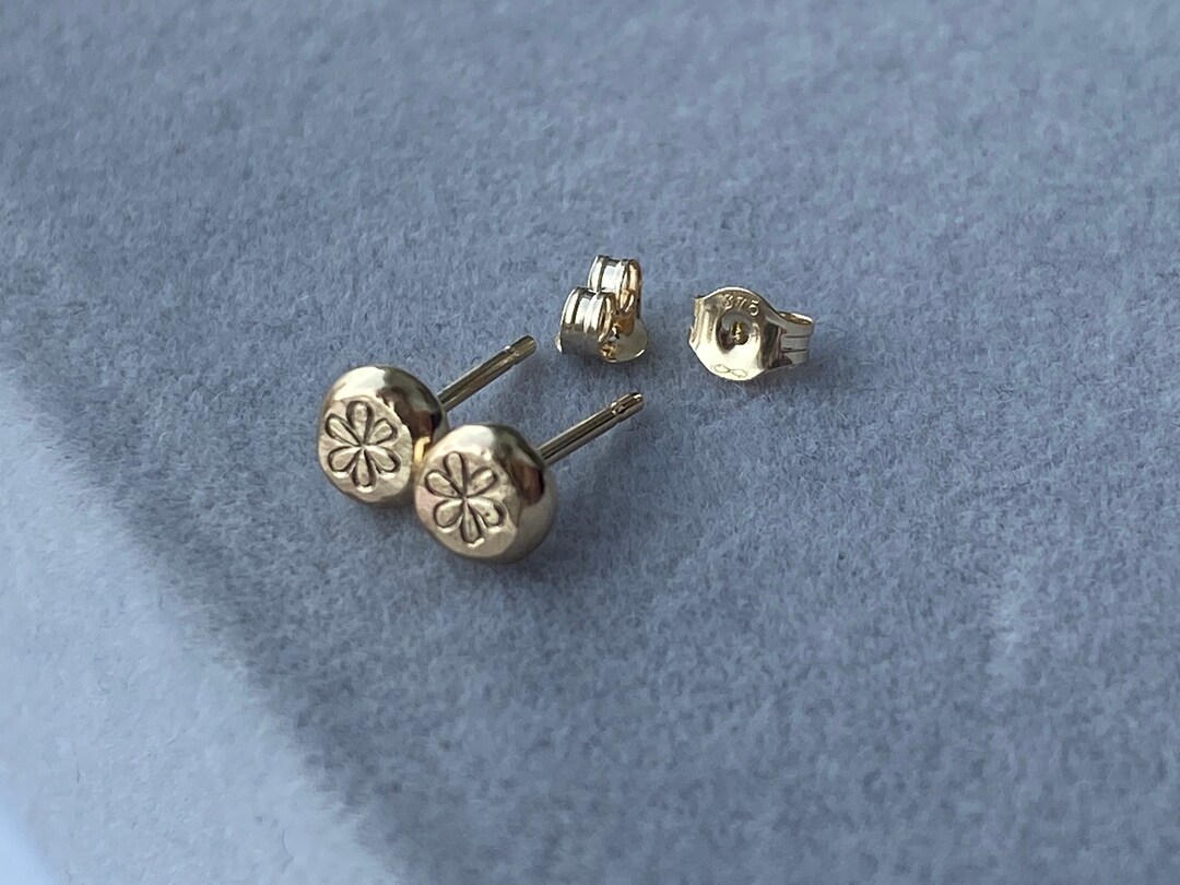 Recycled 9ct Yellow Gold Stud Earrings - Flower Stamp - Etsy