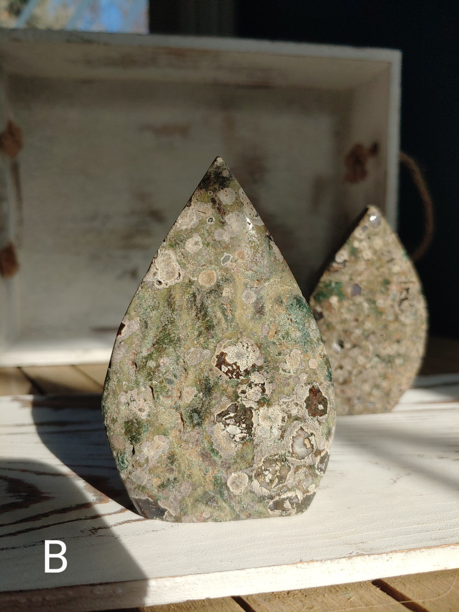 Rainforest Jasper Flame, Quartz Crystal Druzy Cave. Deep Earth Color ...
