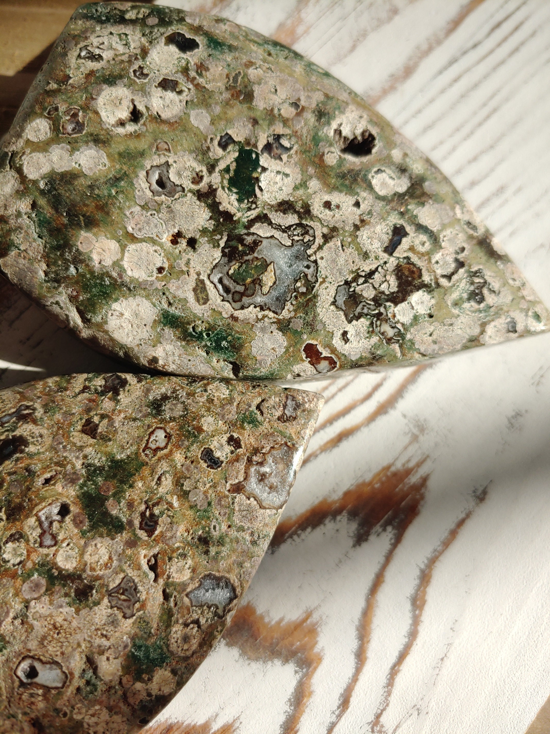 Rainforest Jasper Flame, Quartz Crystal Druzy Cave. Deep Earth Color ...