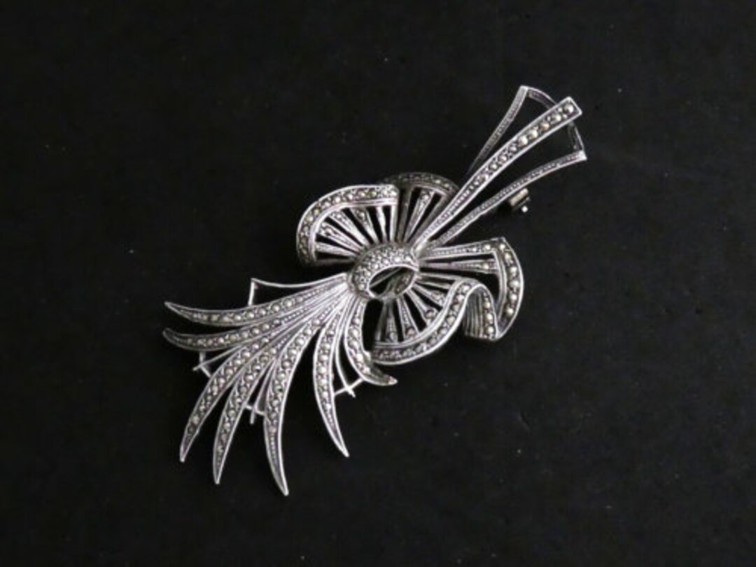 VINTAGE Beautiful Art Deco Silvertone Marcasite Stylised Floral Bow ...