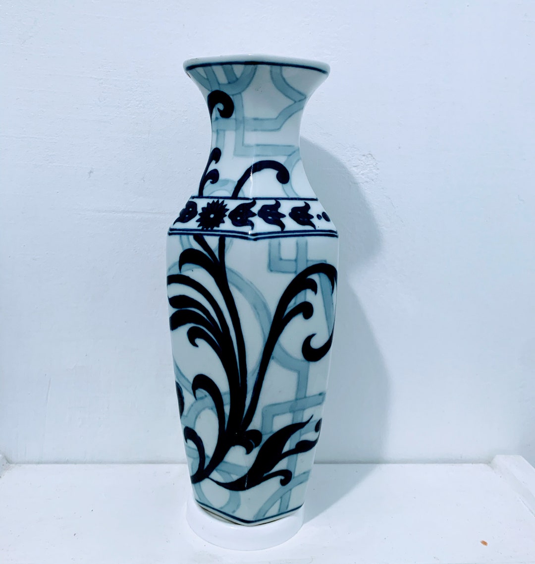 Vintage Bombay Company Blue and White Vase Made of Porcelain 9”T X 2 5/ ...