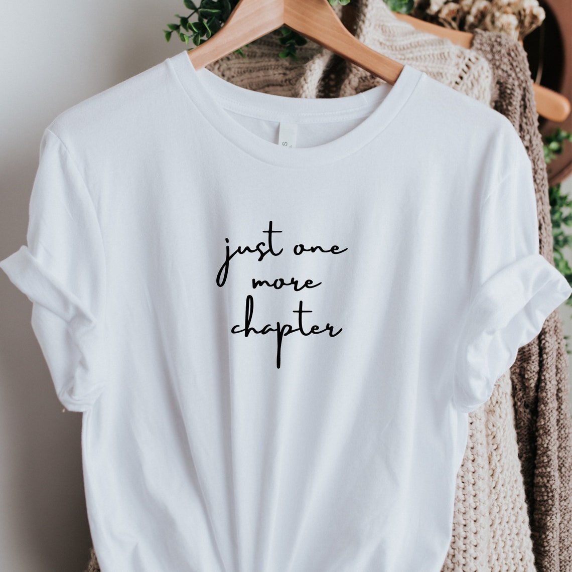 Just One More Chapter SVG, Book SVG, Reader Gifts, Book Gifts, T-shirt ...
