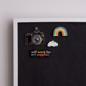 DSLR Camera Enamel Pin, Spinning Lens, Photographer Gift - Etsy