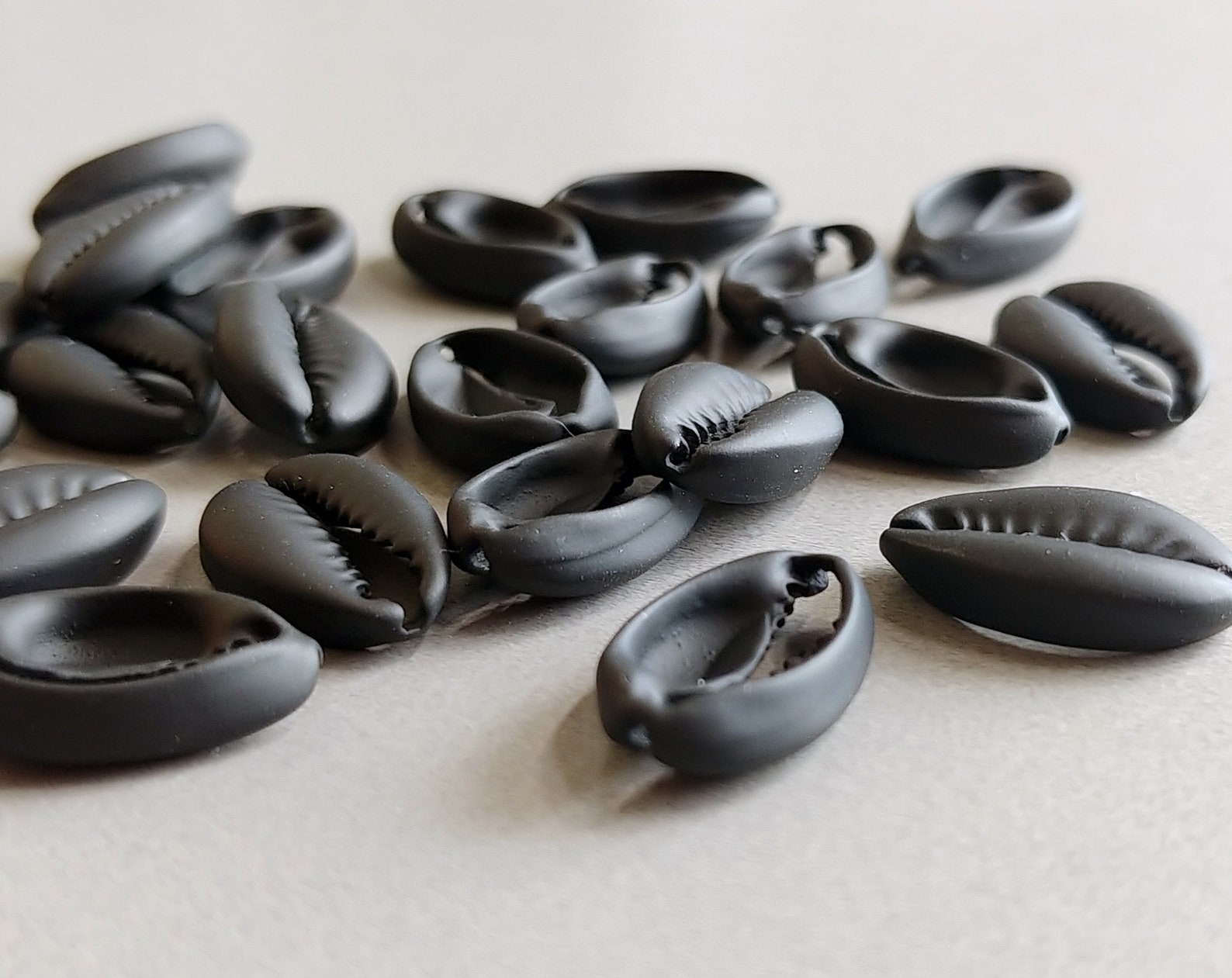2 PCS Black 18x11mm Matte Rubber Coated Cowrie Shell - Etsy