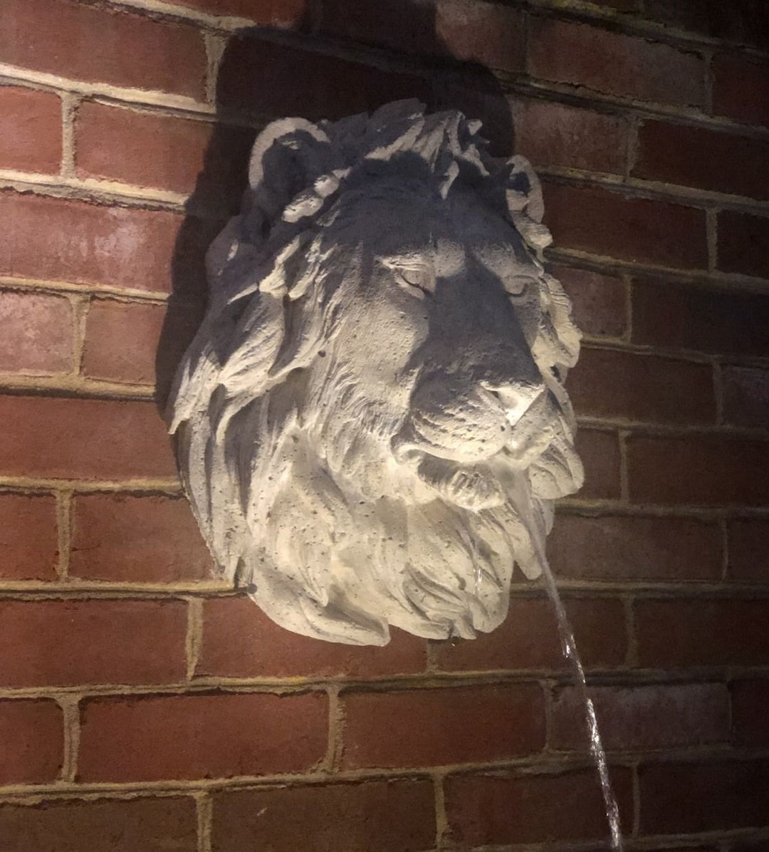 Lion Head Fountain| Cast Stone Water Feature| Lion Face Sculpture Pool ...