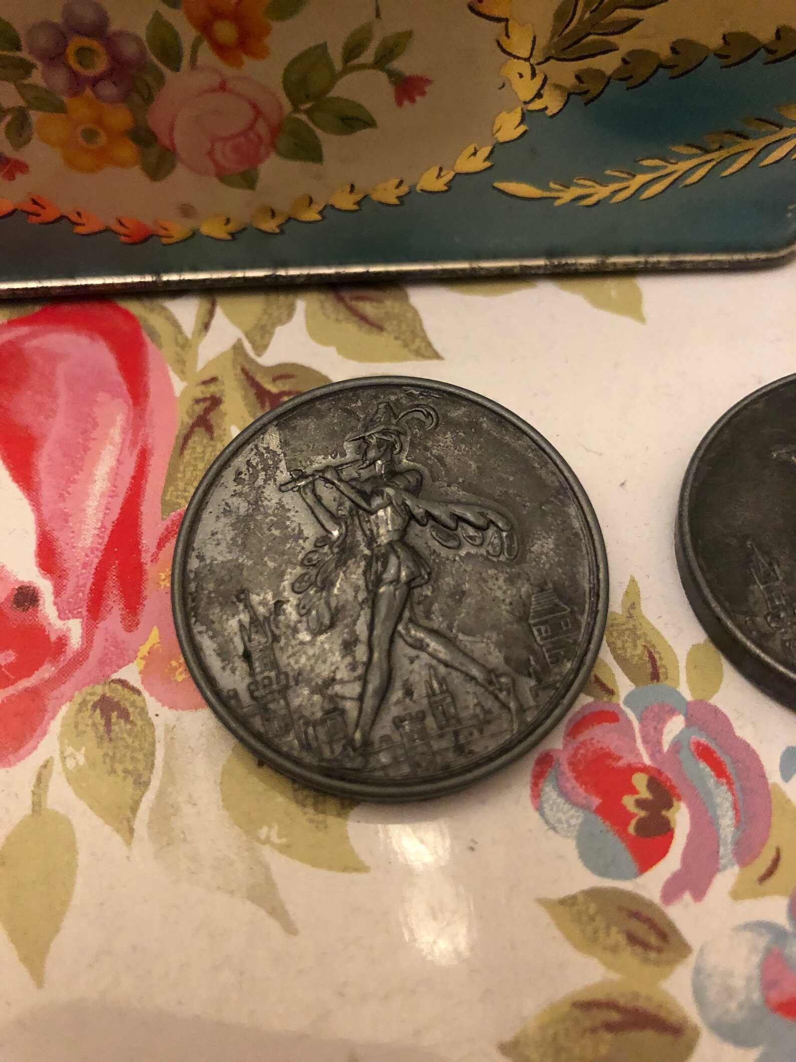 Vintage Large Pied Piper Metal Buttons - Etsy