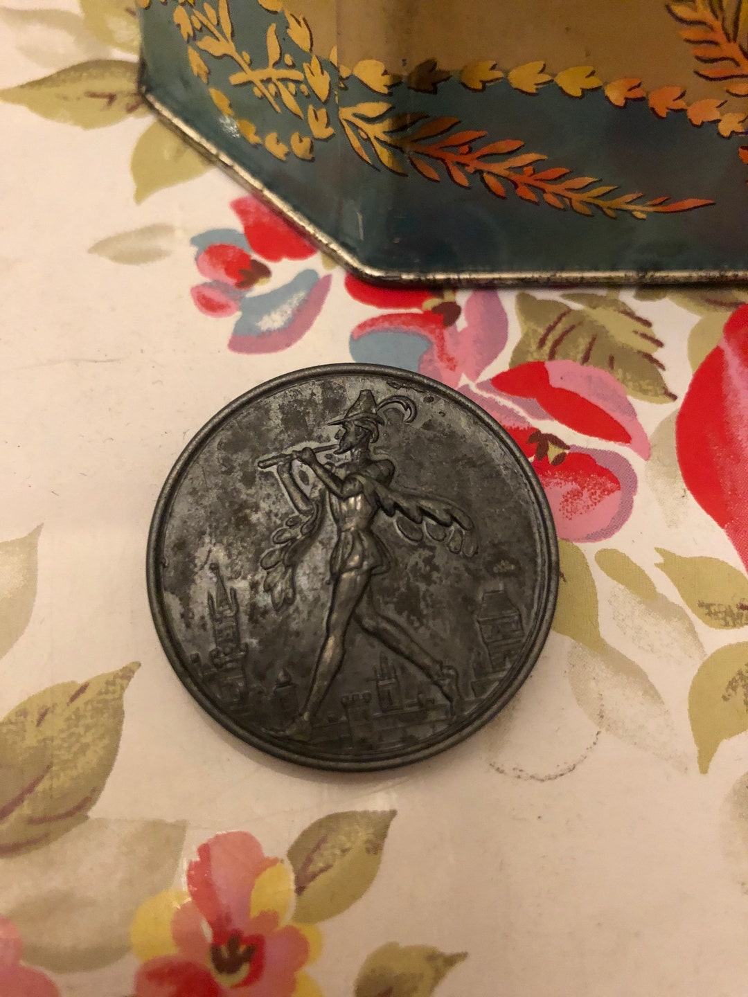 Vintage Large Pied Piper Metal Buttons - Etsy
