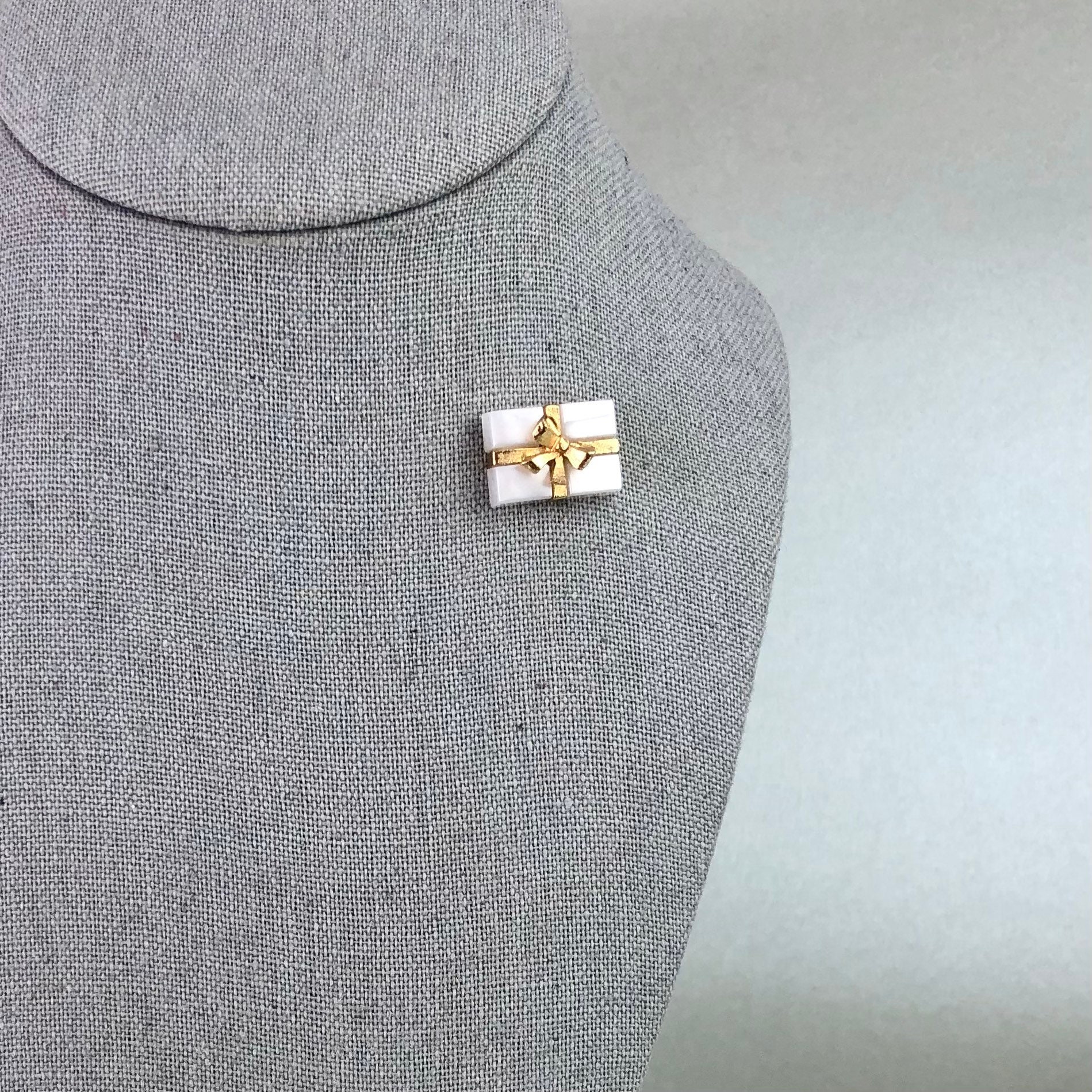 Vintage Avon White Wrapped Gift Box Pin, Gold Tone Ribbon Pearl-white ...