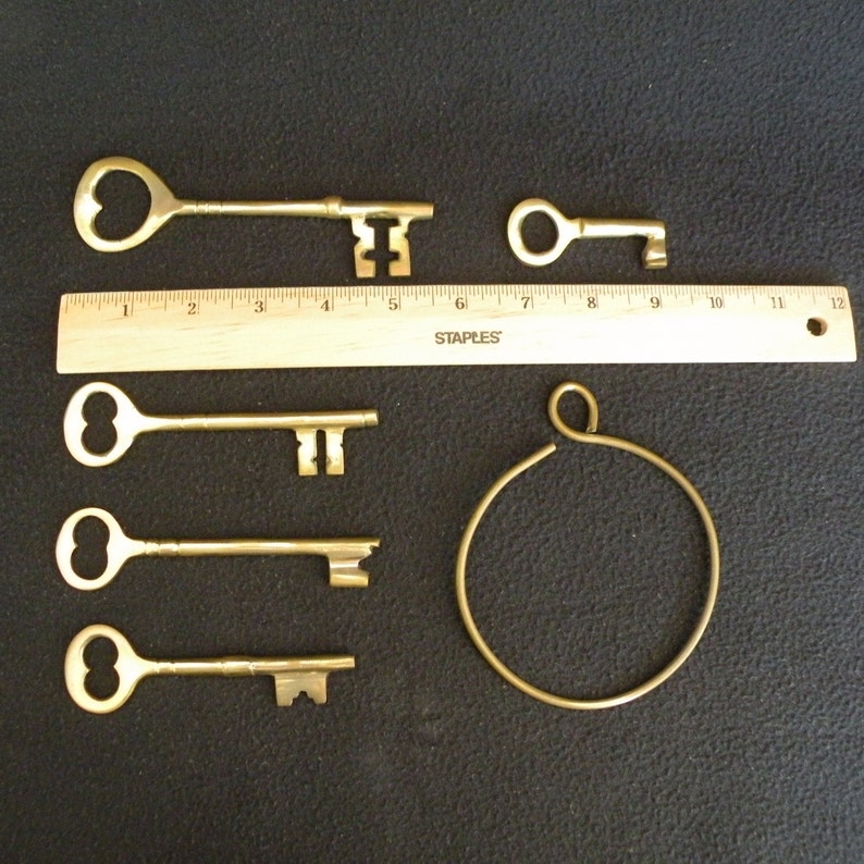 Vintage Brass Jail House Skeleton Keys on Ring - Etsy
