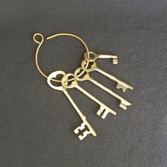 Vintage Brass Jail House Skeleton Keys on Ring - Etsy
