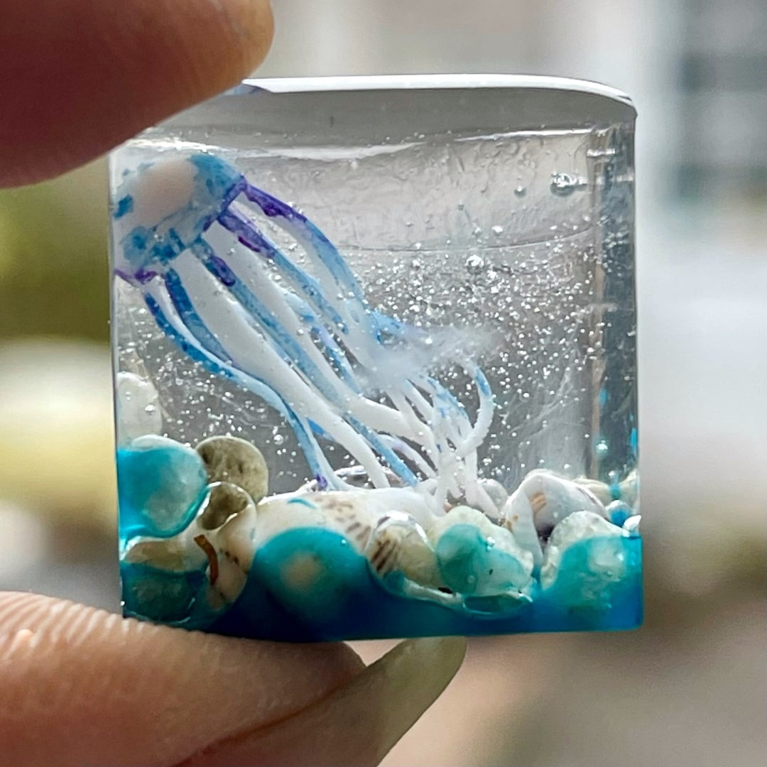 Handmade Miniature Ocean Scenes With Tiny Jellyfish. 15mm and 20mm - Etsy