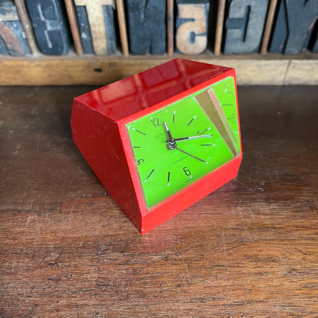 Small Vintage Red and Green Space Age Europa Prism Alarm Clock - Etsy UK