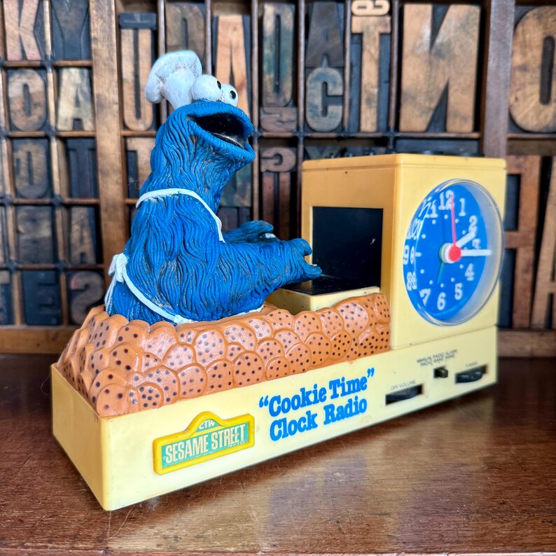 Vintage 1977 Sesame Street Cookie Monster Clock Radio. - Etsy