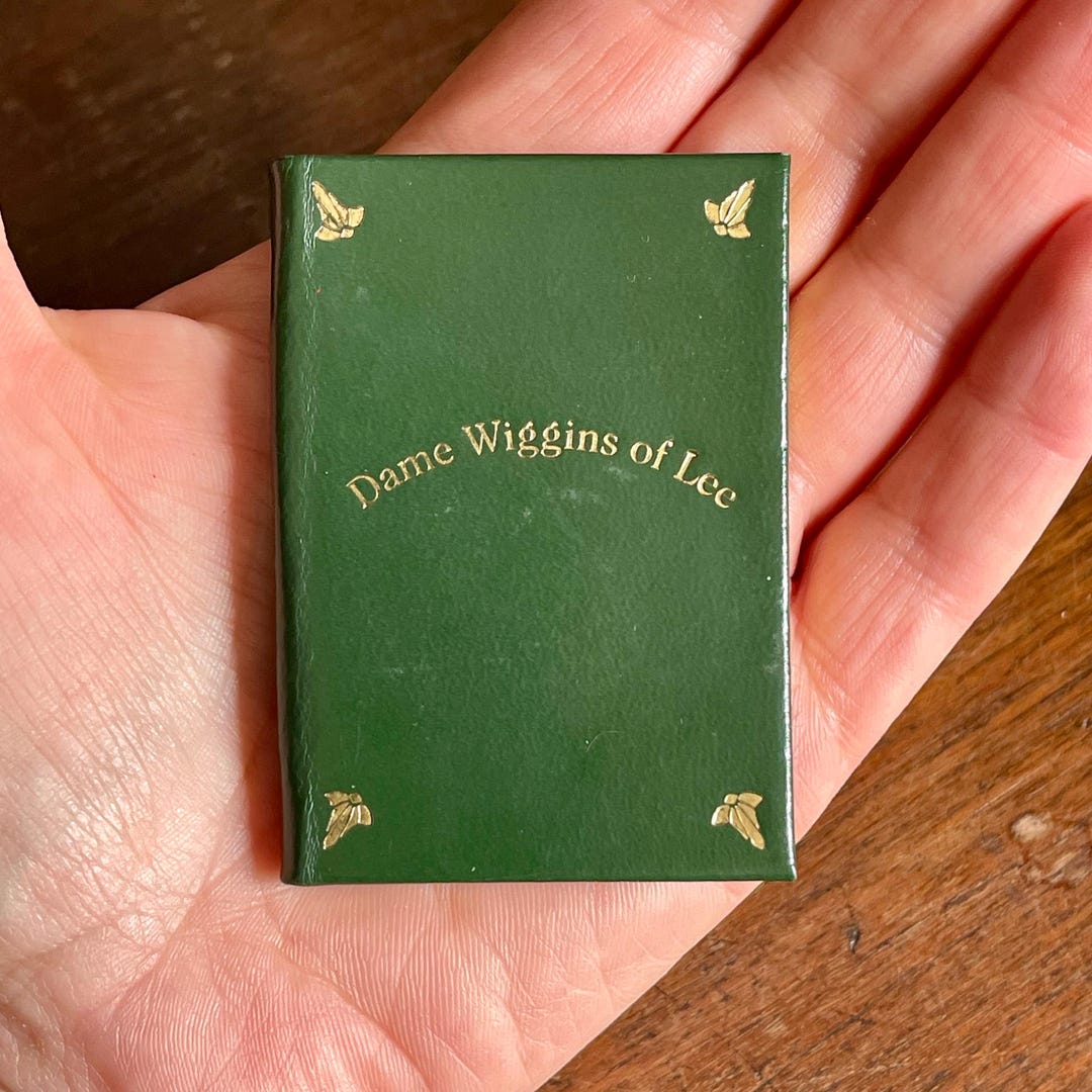 Vintage Dame Wiggins of Lee and Her Seven Wonderful Cats. Circle Press ...