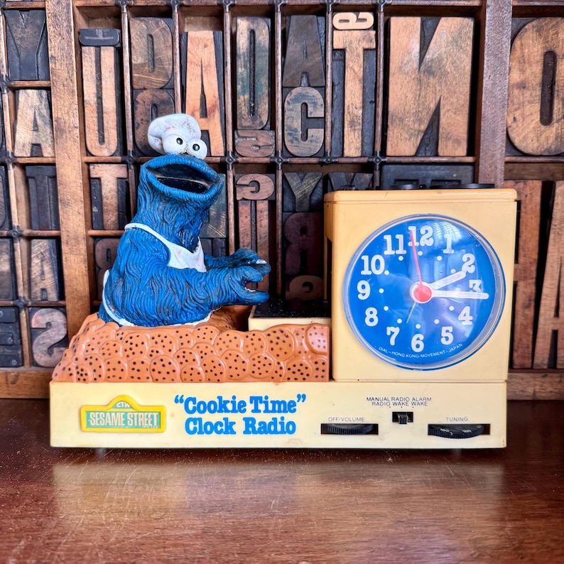 Vintage 1977 Sesame Street Cookie Monster Clock Radio. - Etsy