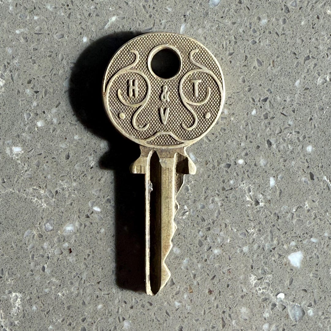 1 Piece Vintage H&T Skeleton Key, Replacement Cabinet Key. - Etsy