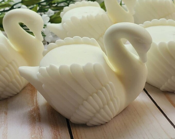 Primitive Country Swan With Red Pip Berries - Etsy