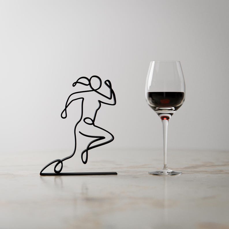 Personalized Female Runner Figure - Minimalist Running Sculpture - Etsy