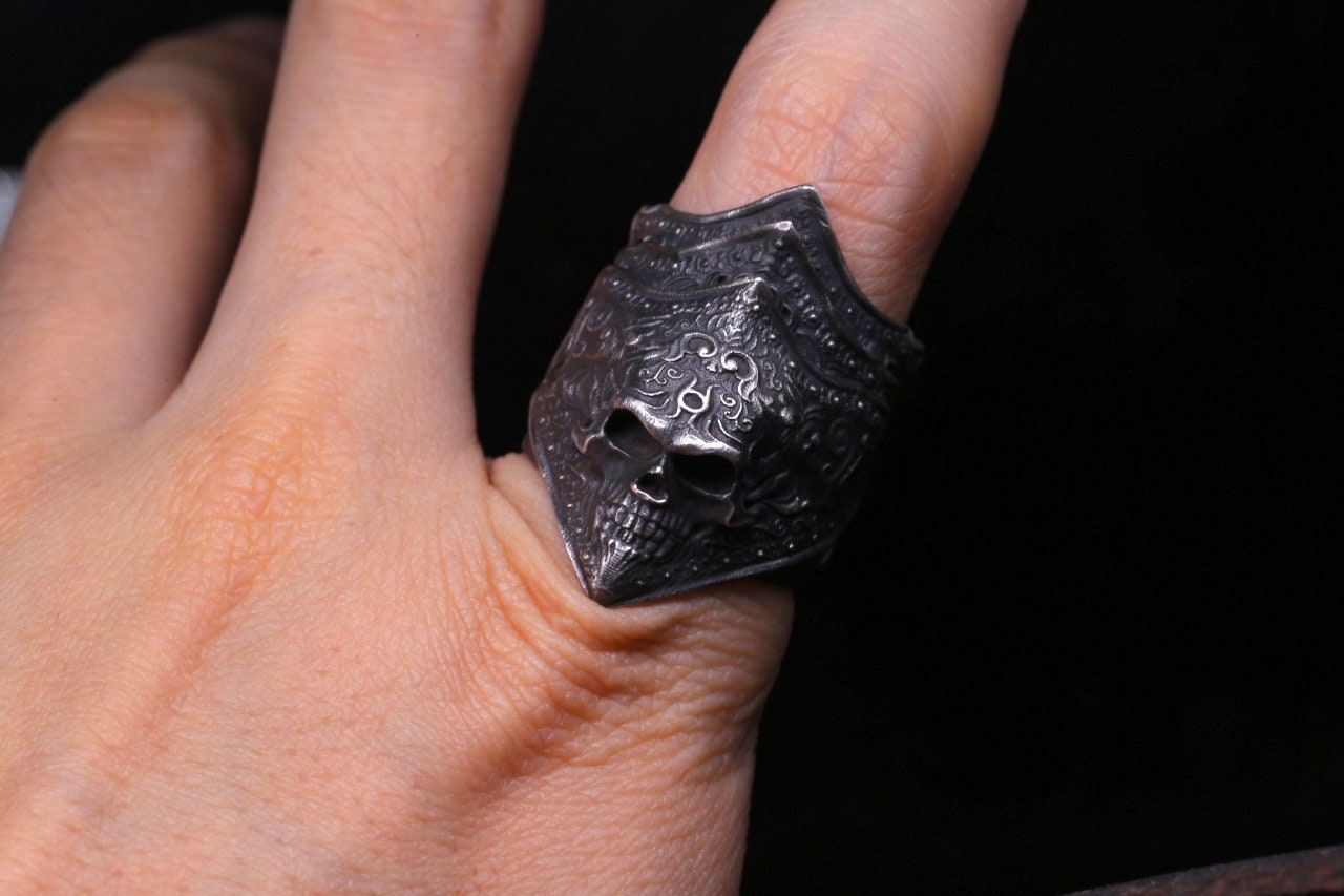 Medieval Armor Helmet Skull Ring Floral Warcraft Tattoo Skull Ring ...