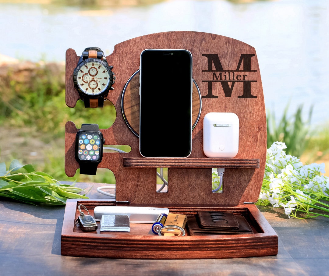 Personalized Wooden Docking Station With Wireless Charger: Mens Tech ...