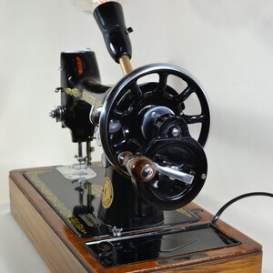 Vintage Singer Sewing Machine Lamp: Retro Industrial Desk Lighting - Etsy