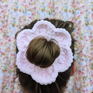 Petal Flower Scrunchie Crochet Pattern, Easy Crochet Pattern, Crochet ...