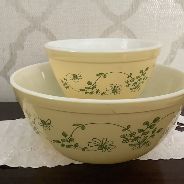 Vintage Pyrex Bowls - Etsy