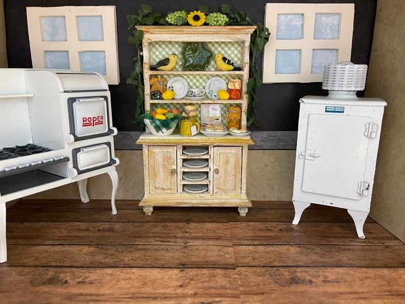 Citrus Colored Hutch With Spring/summer in Mind Birds | Etsy