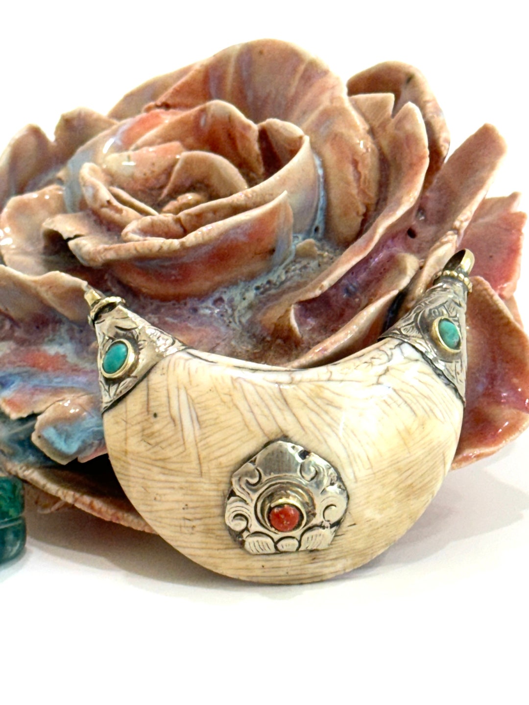 Antique Conch Shell Pendant Coral & Turquoise, TIBET, Double Incised Silver Decorative Bails - Etsy