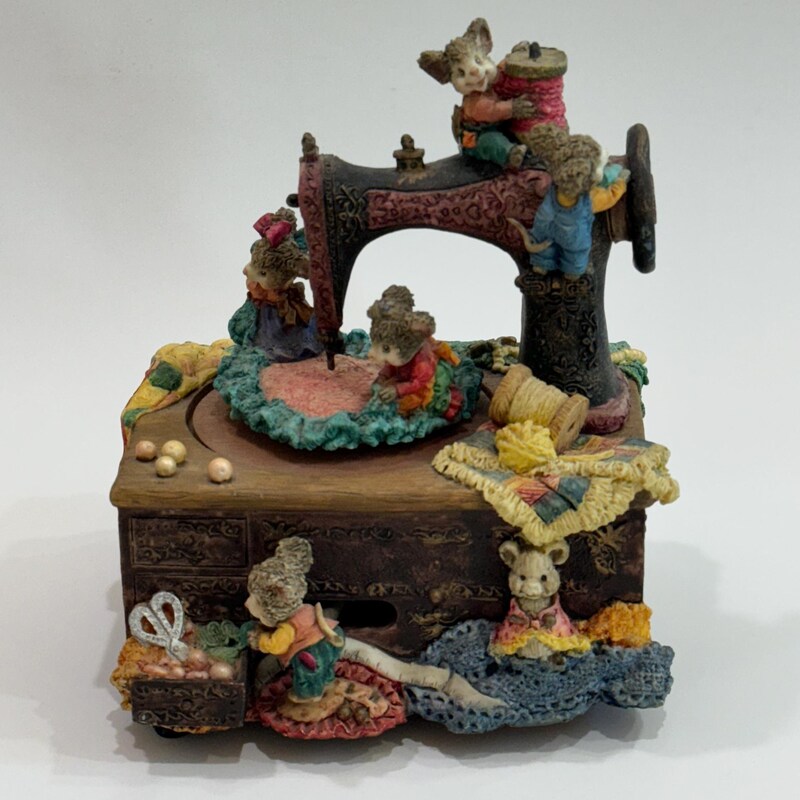 Vintage Sewing Machine Music Box - Etsy