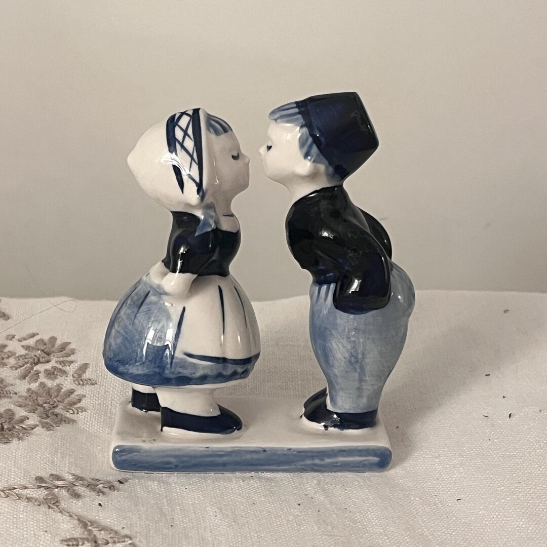 Dutch Delft Boy and Girl Leaning in for a Kiss. Classic Figurine ...