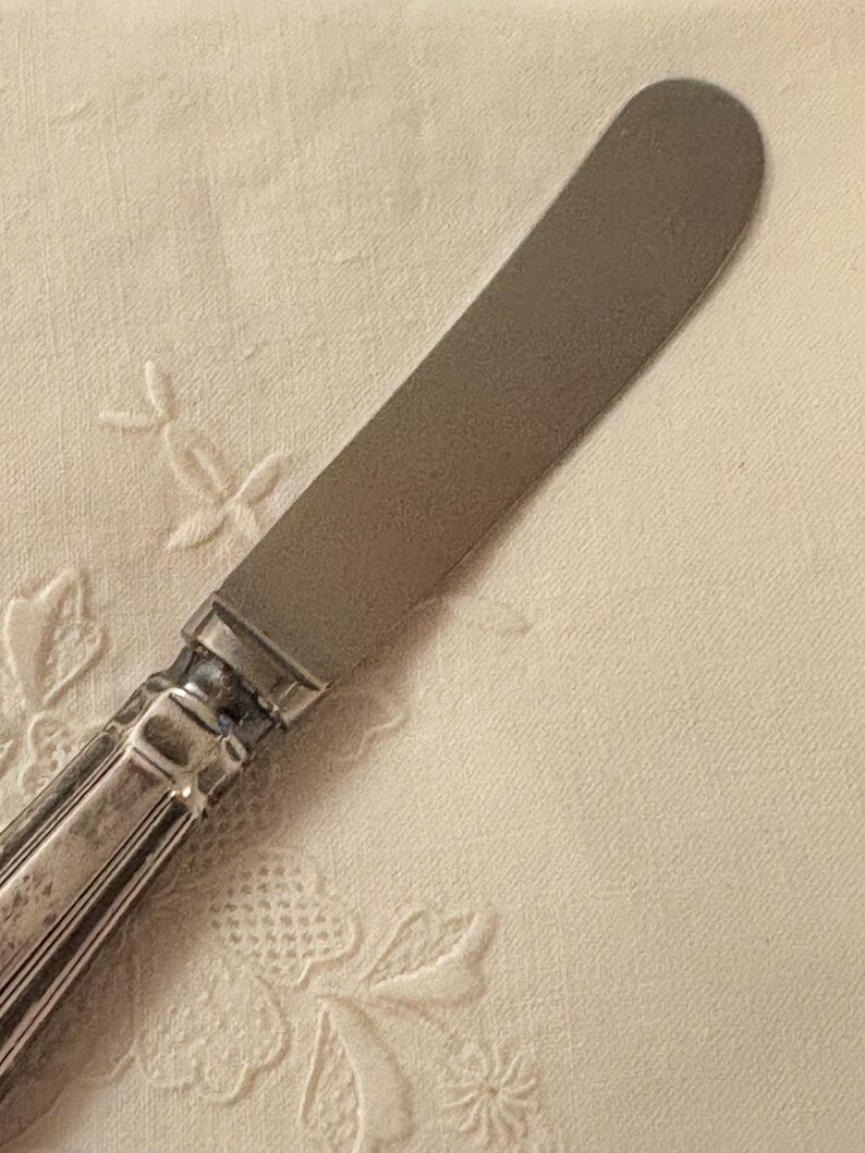 Vintage Viners of Sheffield Stainless Butter Knife England Shell Floral ...
