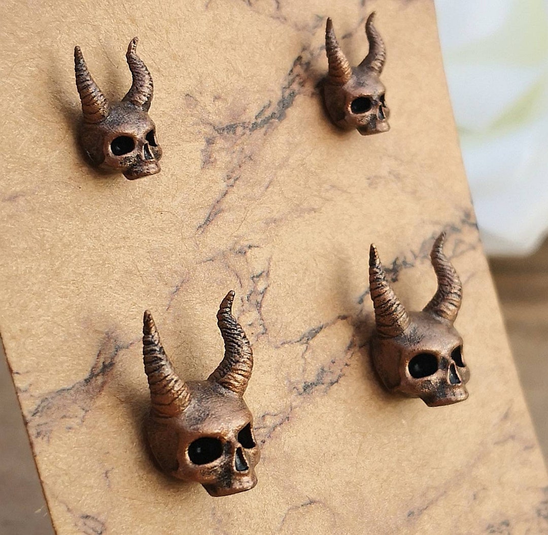 Hand Painted 3D Printed Stainless Steel & Resin Horned Skull Stud ...