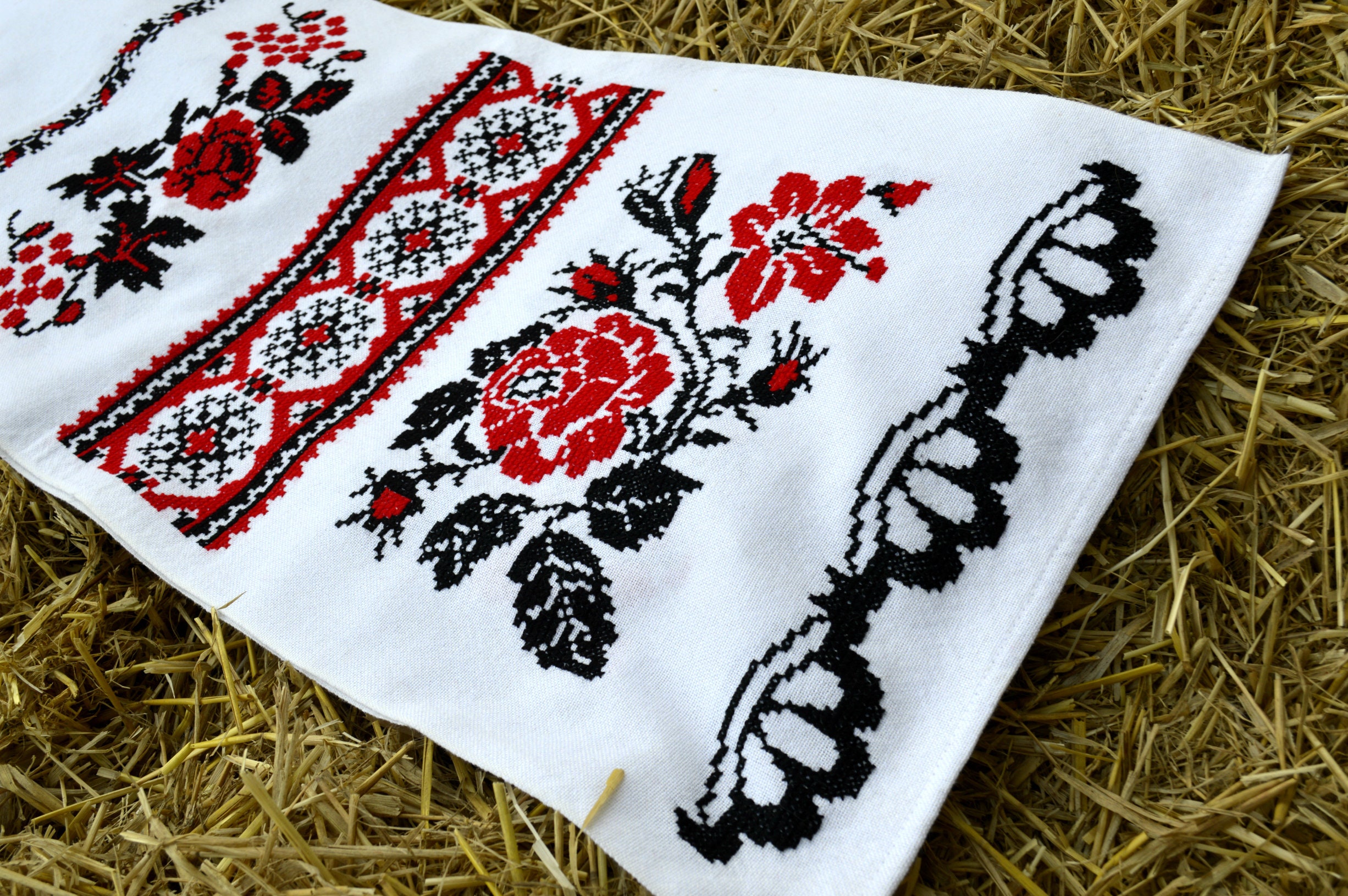 Embroidered rushnyk with roses Wedding rushnyk Rushnyk | Etsy