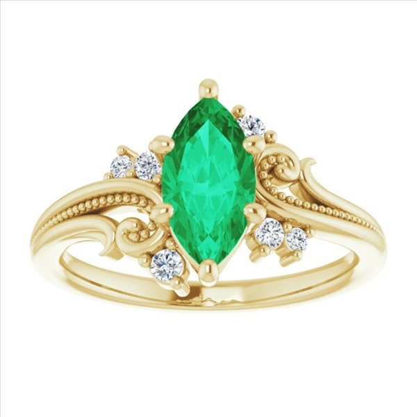 Emerald Ring - Etsy Canada