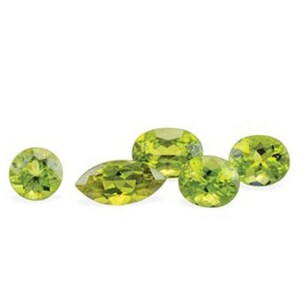 Filigree Oval Shape Peridot Ring Platinum, Floral Peridot Diamond Ring ...