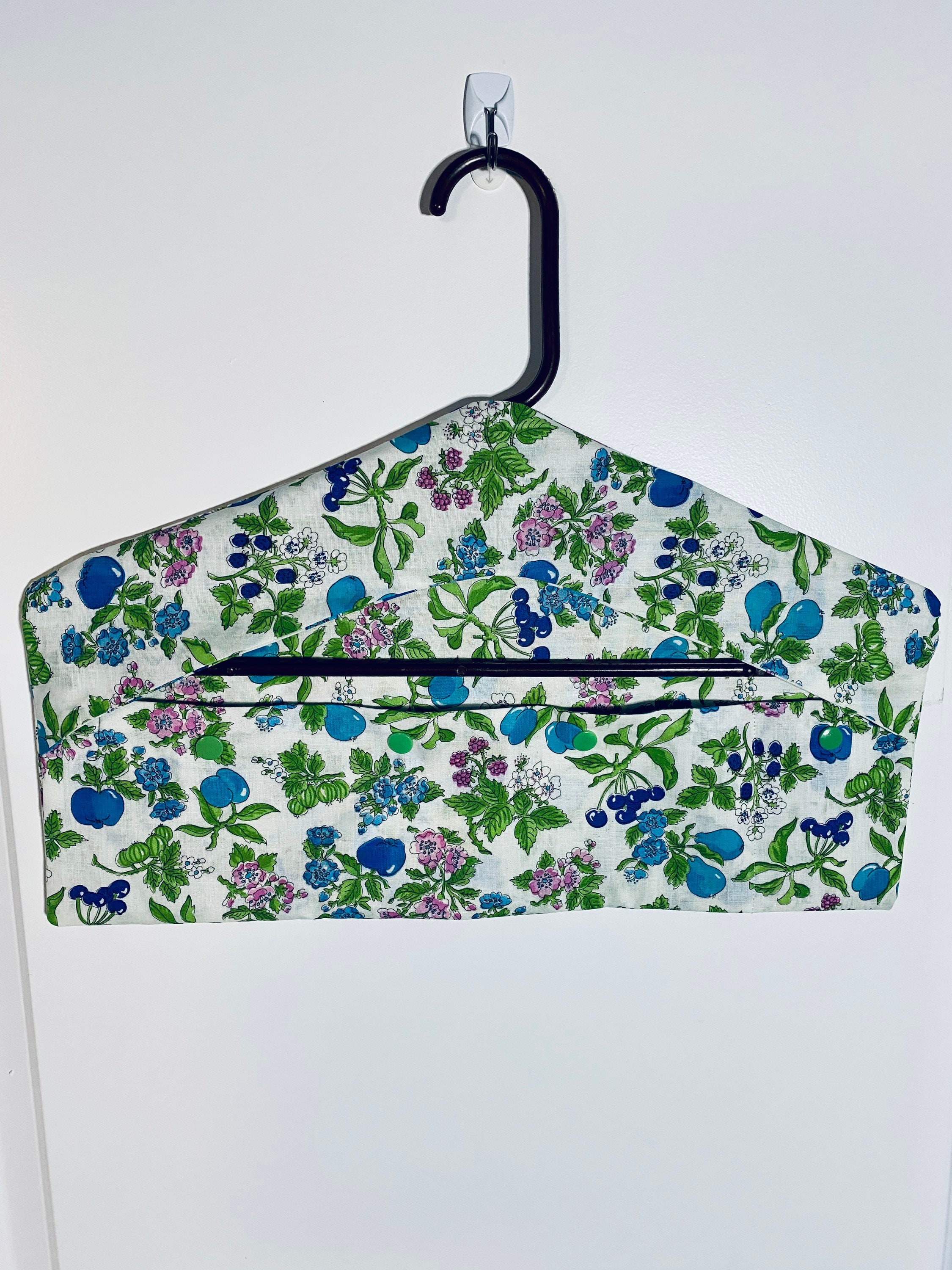 Hanger Cover "safe." Keeps Your Valuables Hidden. Keeps Jewelry ...