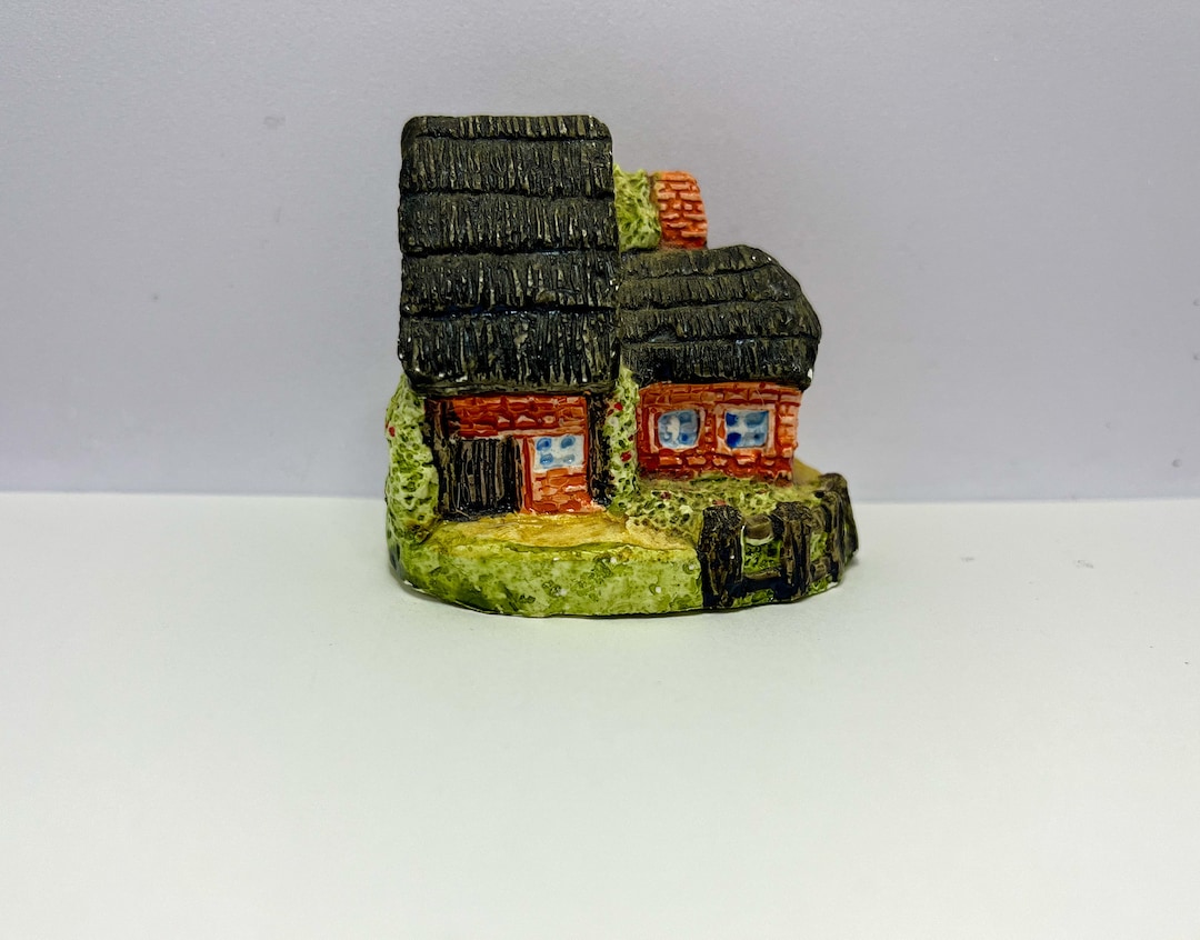 Tiny Adorable Miniature Cottage House Hand Painted & Vintage Perfect ...