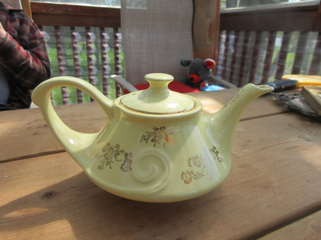 45W Vintage Mid Century Modern Canary Yellow 22 Karat Gold Trim Teapot ...
