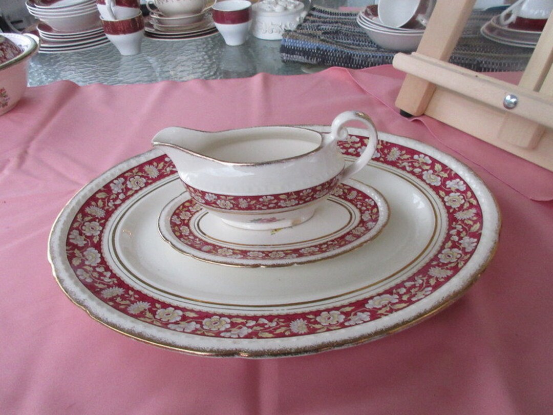 25 Serving Big Plater for Turkey and Gravy Boat and Dish Swinnertons ...