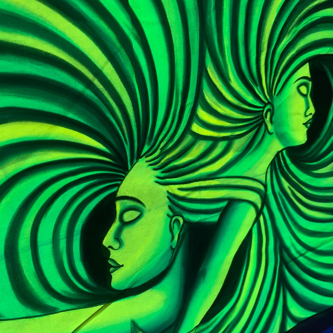 UV Art 69cm X 44cm Blacklight Fluorescent Glow Art Backdrop / Tapestry ...