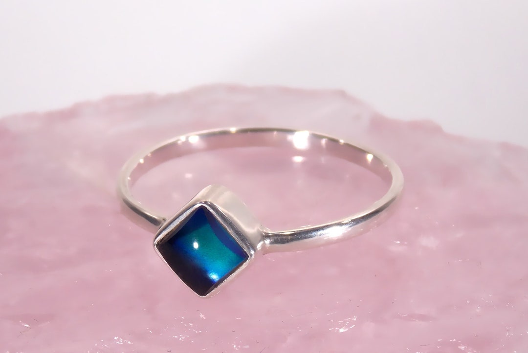 Sterling Silver Diamond-shaped Mood Ring | Bright Colour Changing ...