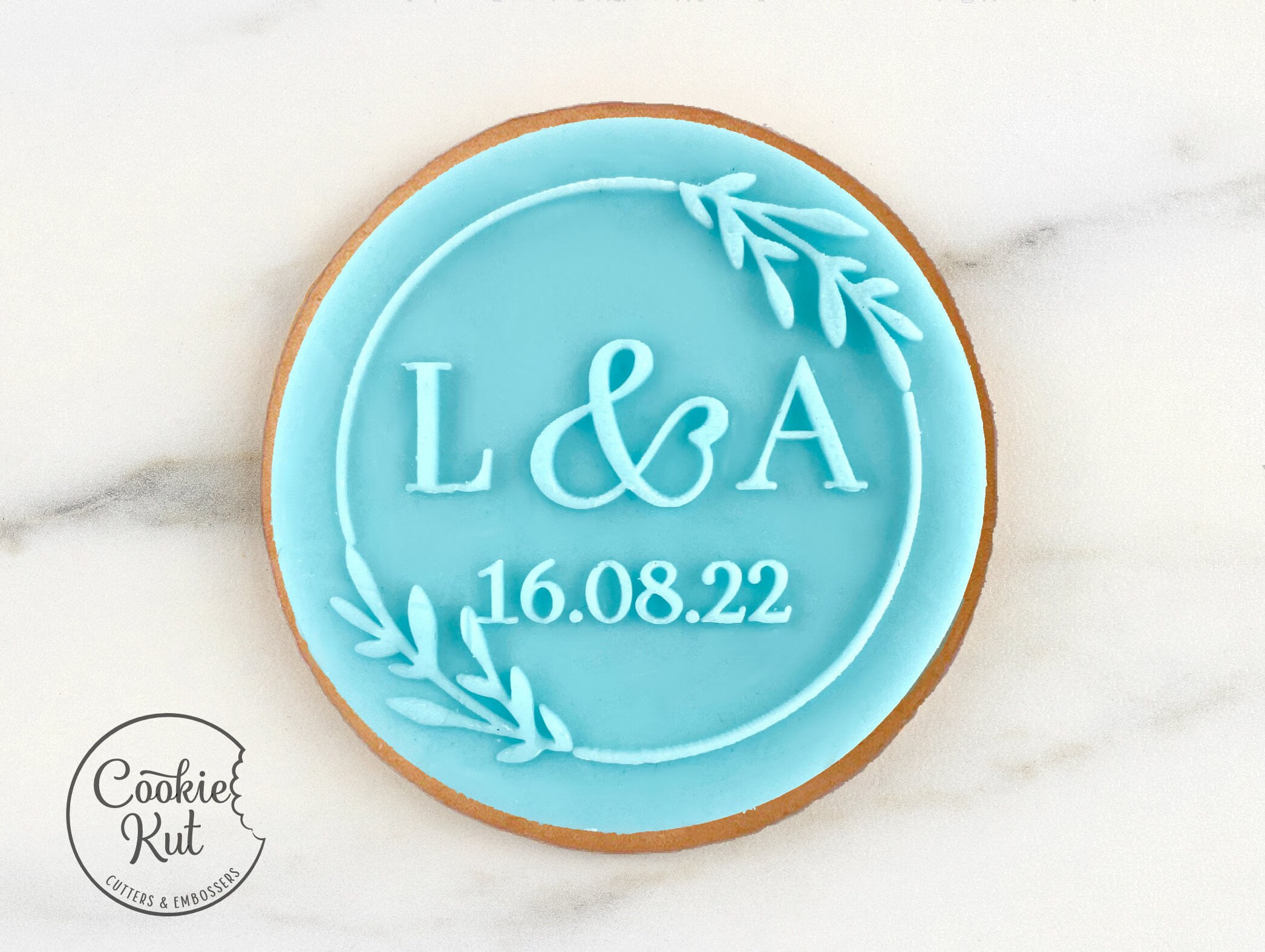 CUSTOM Wedding Initials & Date With Wreath Fondant Biscuit - Etsy