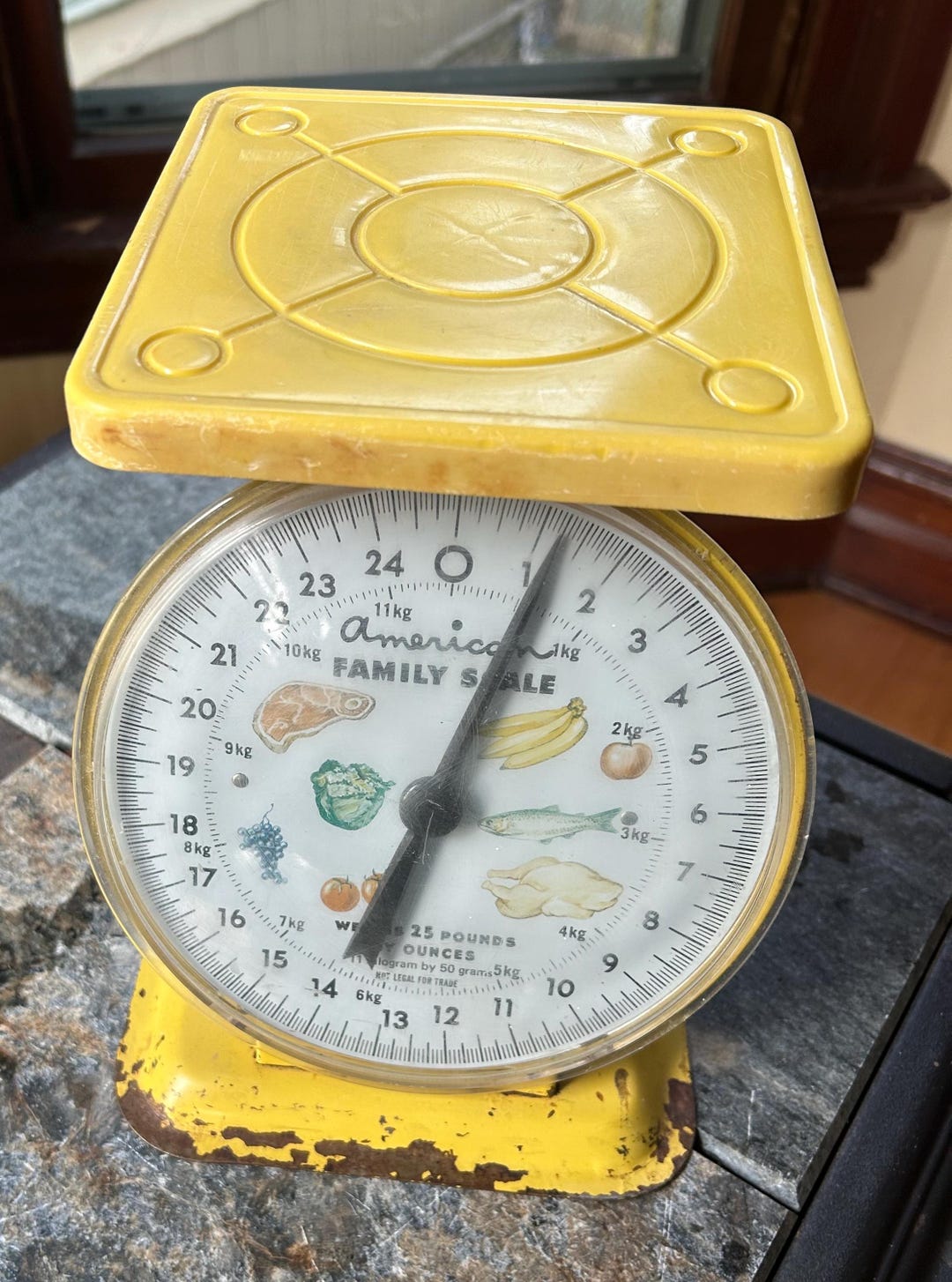 Vintage Kitchen Scale. 1 Ounce to 25 Pounds. 1 Kg to 12 Kg. American ...