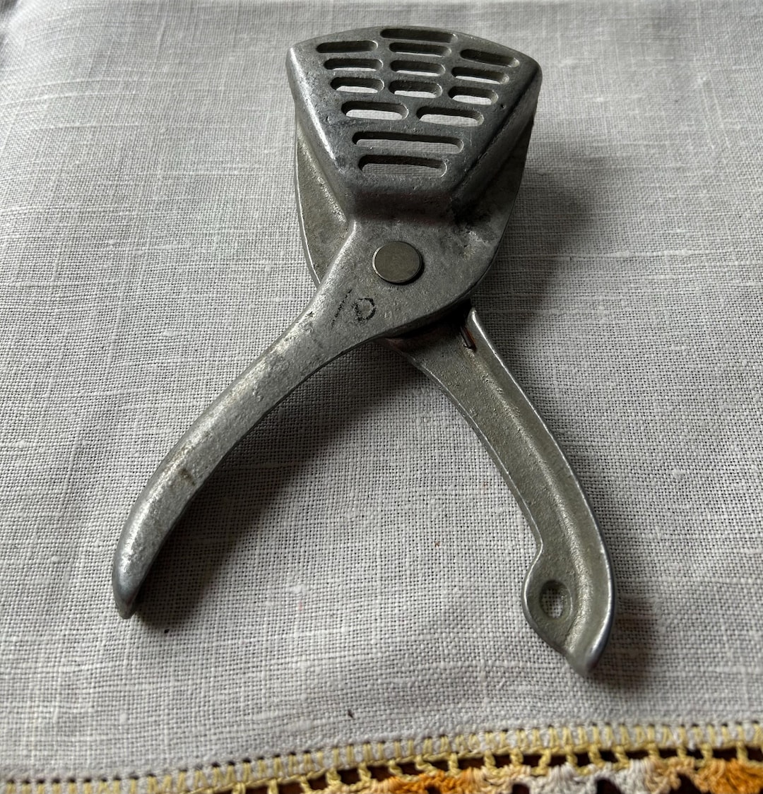 6 Vintage Kitchen and Household Tools. Screwdriver, Lime Squeezer ...