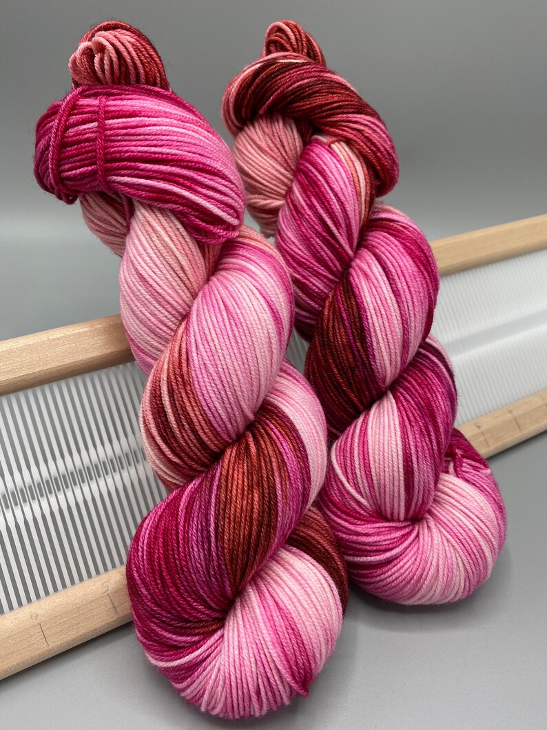 Vintage Pink variegated yarn dk yarn pink yarn knit | Etsy