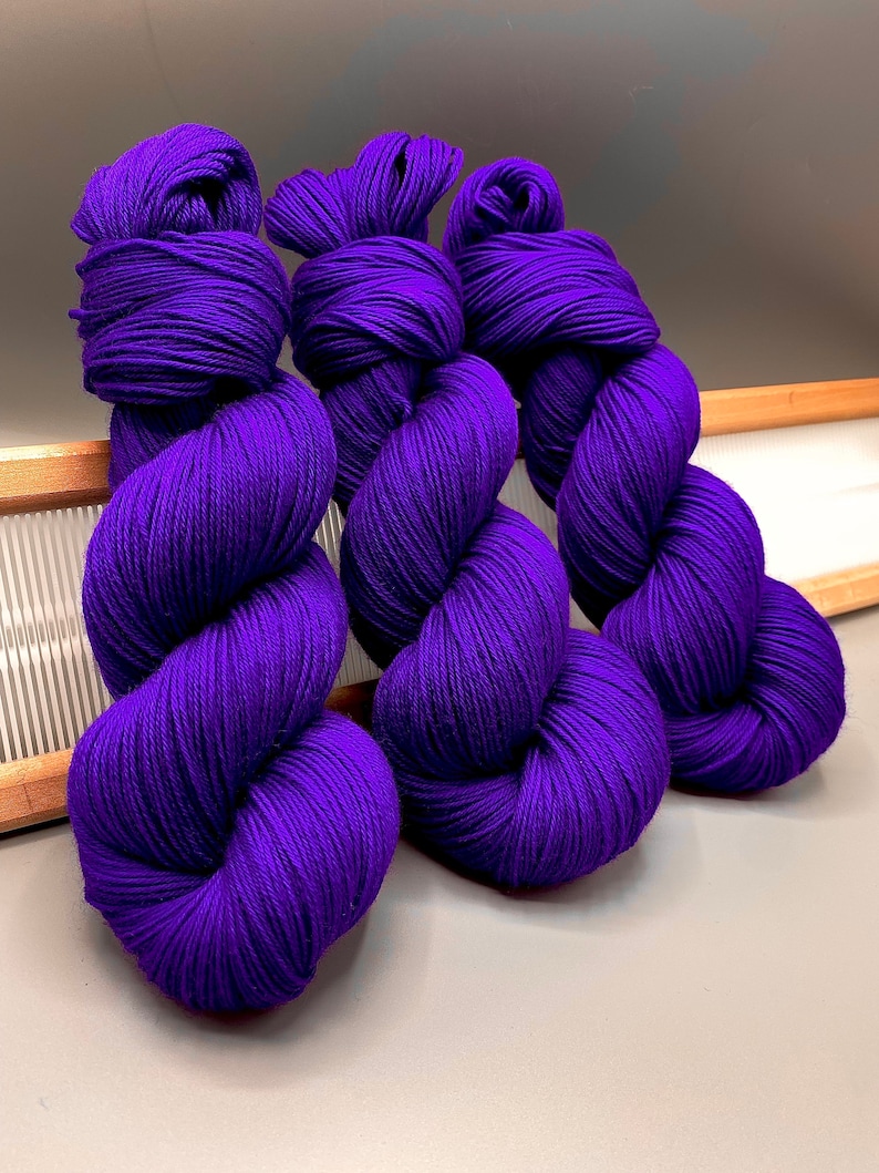 Very Violet Hand Dyed Yarn: Superwash Merino Wool - Etsy